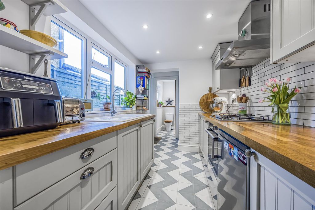 Whyke Lane, Chichester PO19, 2 bed terraced house for sale, £395,000 ...