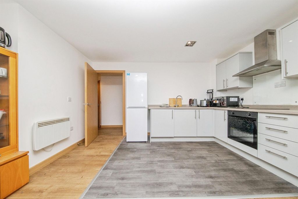 Hawkins Road, Colchester CO2, 2 bed flat for sale, £170,000 | PrimeLocation