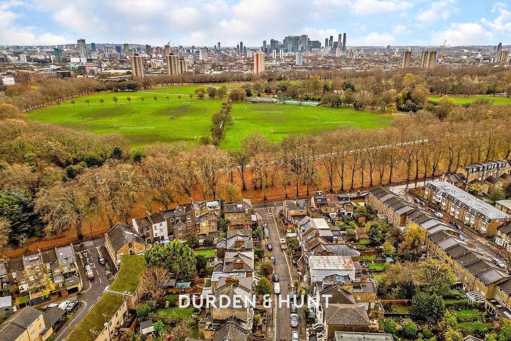 Brookfield Road, Hackney E9, 2 bed flat for sale, £625,000 | PrimeLocation