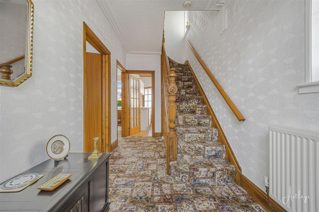 Old Road, Briton Ferry, Neath SA11, 3 bed detached house for sale, £ ...