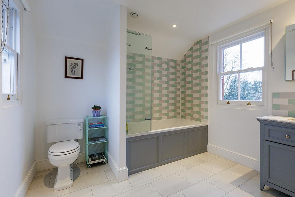 Churchill Road, Guildford GU1, 4 bed semi-detached house for sale, £ ...