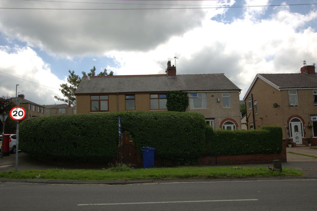 Blackburn Road, Blackburn BB1, 4 bed semi-detached house for sale ...