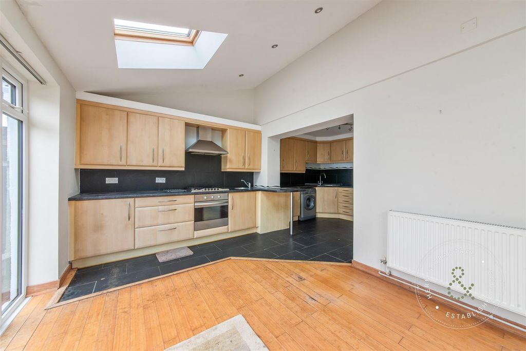Marine Drive, Barry CF62, 2 bed end terrace house for sale, £300,000 ...