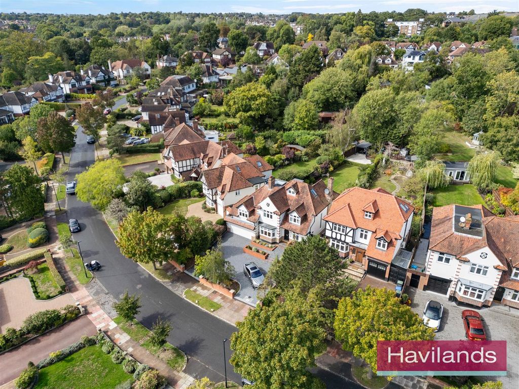 Eversley Crescent, London N21, 5 bed detached house for sale, £ ...
