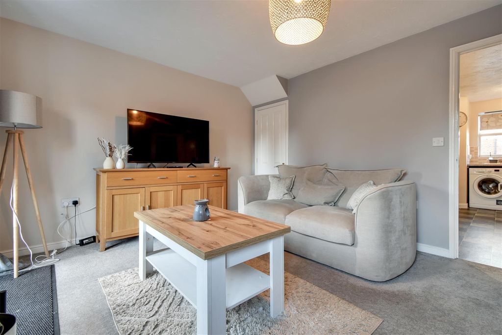 Temple Road, Scunthorpe DN17, 3 bed semi-detached house for sale, £ ...