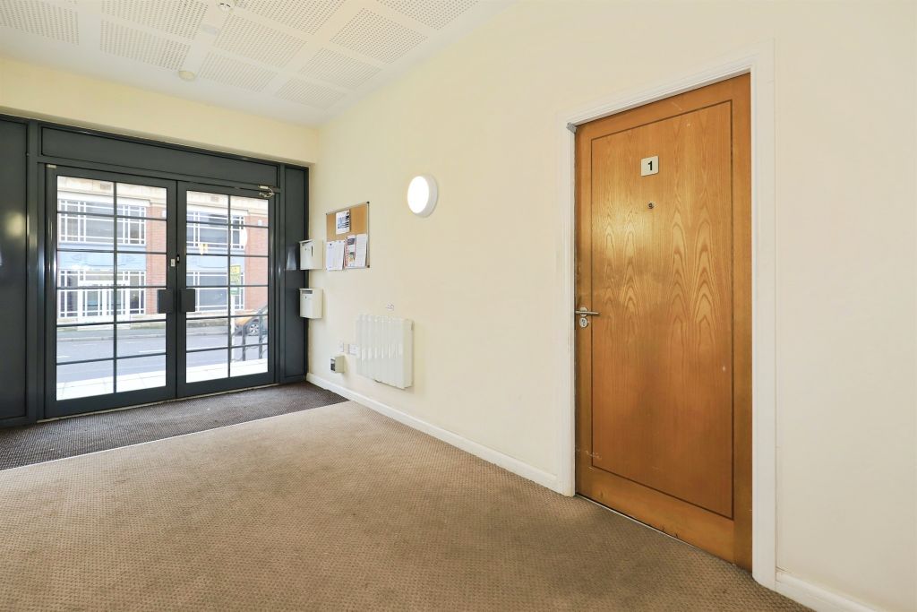 Castle Road, Kidderminster DY11, 2 bed flat for sale, £120,000 ...