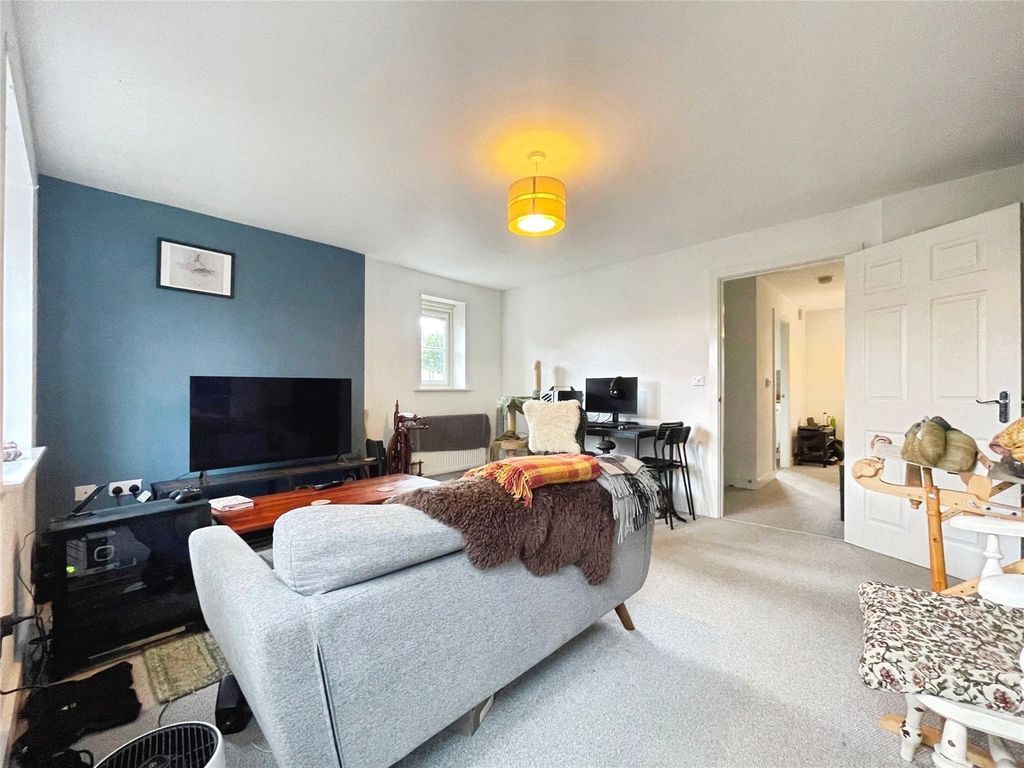 Spire View, Cirencester GL7, 2 bed end terrace house for sale, £130,000 ...