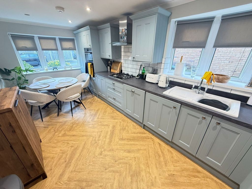 South Meade, Maghull L31, 3 bed detached house for sale, £380,000 ...