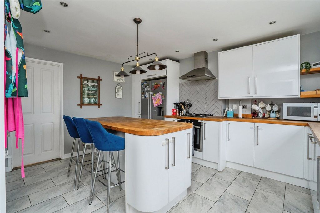 Lincoln Rise, Waterlooville, Hampshire PO8, 3 bed detached house for ...