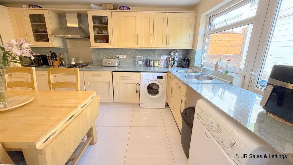 Cranfield Crescent, Cuffley EN6, 3 bed semi-detached house for sale, £ ...