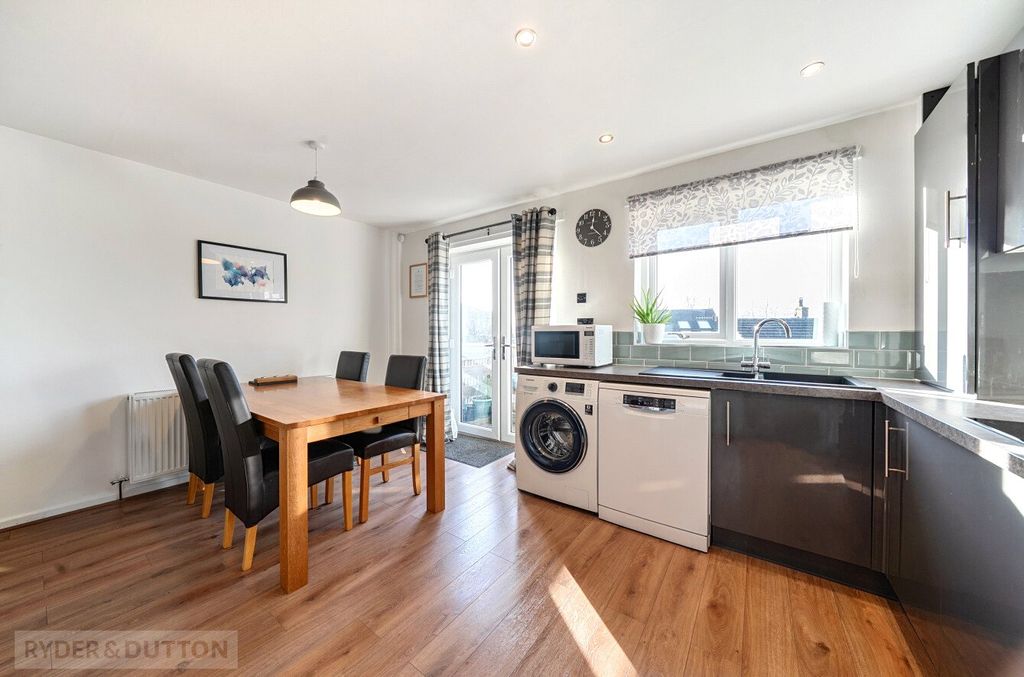 Gladstone Street, Hadfield, Glossop, Derbyshire SK13, 3 bed end terrace ...