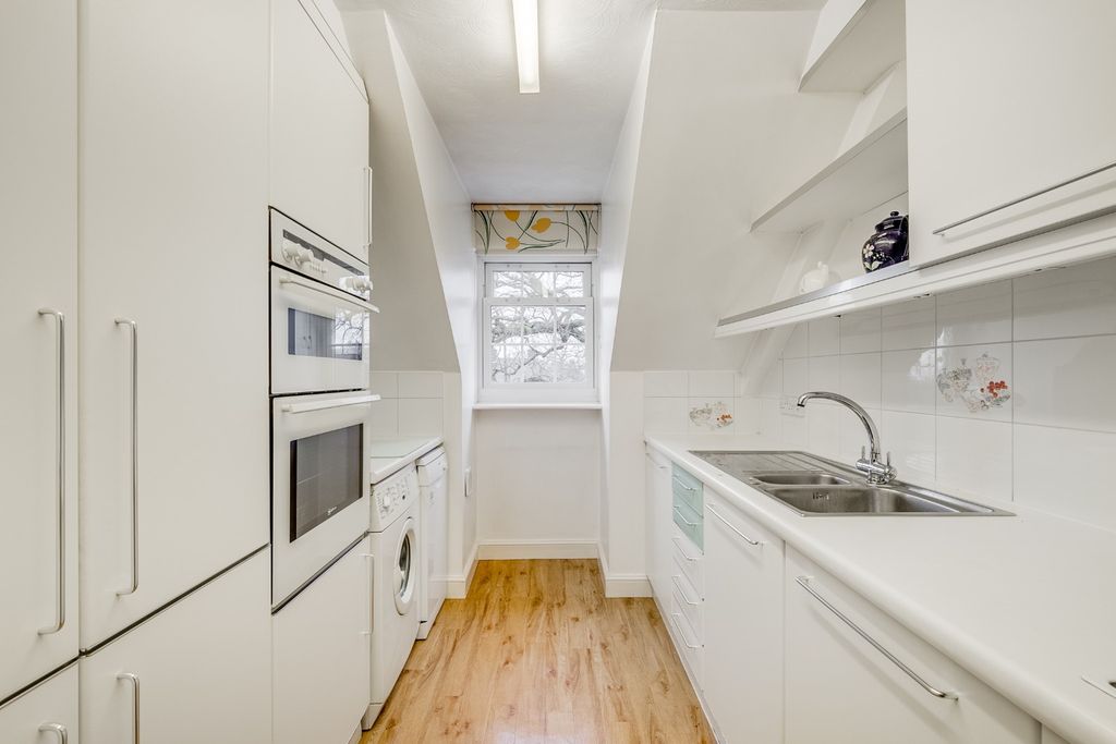 Asquith House, Guessens Road, Welwyn Garden City, Hertfordshire AL8, 2 ...