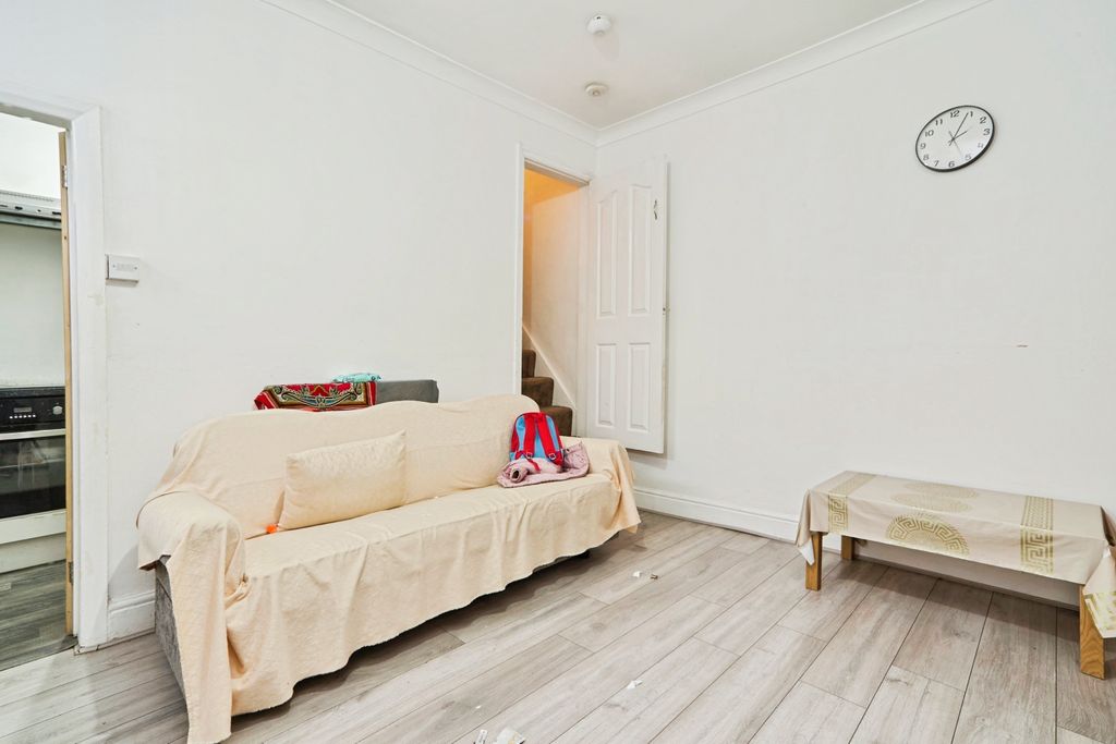 Compton Crescent, Leeds LS9, 2 bed end terrace house for sale, £130,000 ...