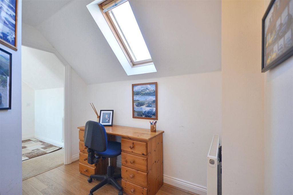 Summer Oaks, Motcombe, Shaftesbury SP7, 2 bed detached house for sale ...