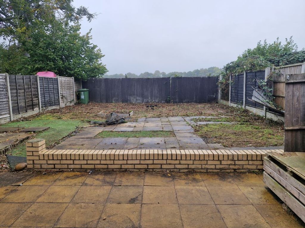 32 Park Road, Featherstone, Wolverhampton WV10, 3 bed semi-detached ...