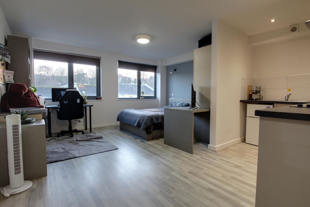 38 Trinity Hall Holborn Approach, Leeds LS6, 1 bed flat for sale, £ ...