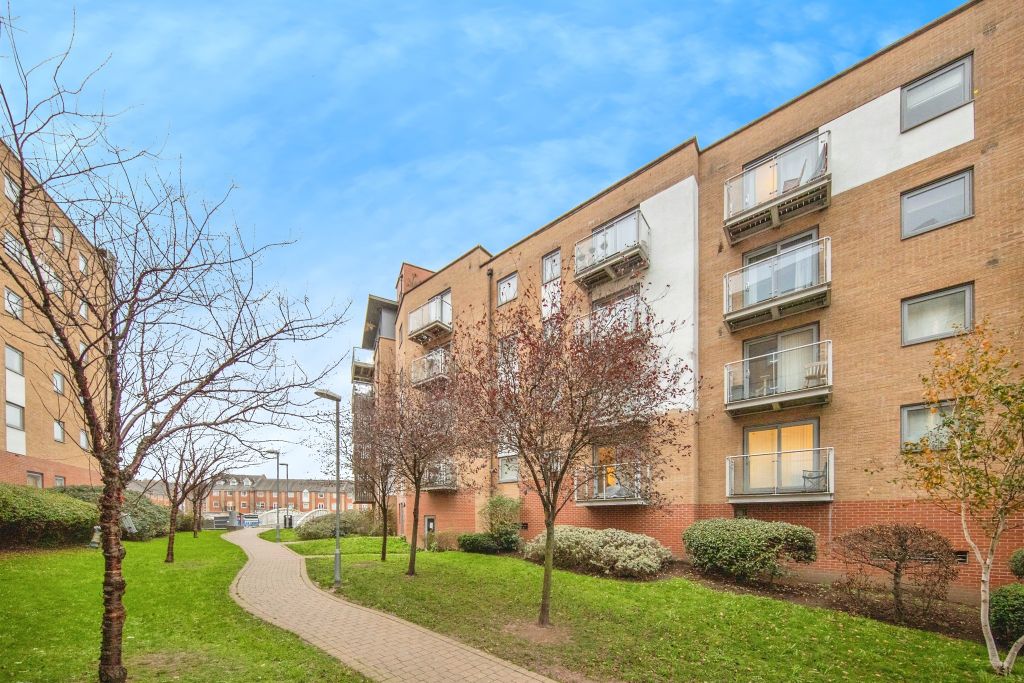 Hawkins Road, Colchester CO2, 2 bed flat for sale, £170,000 | PrimeLocation