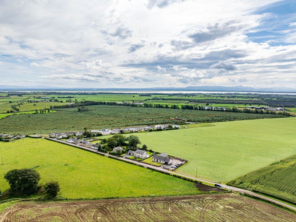 Broat View, Hollee, Kirkpatrick Fleming DG11, 5 bed detached house for ...