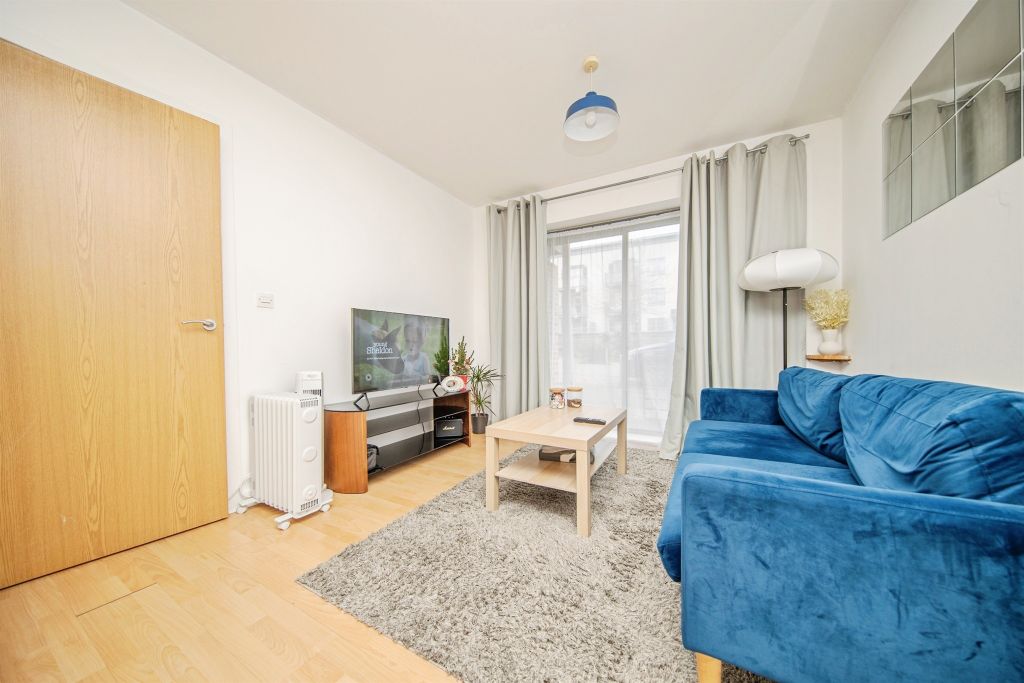 Quayside Drive, Colchester CO2, 1 bed flat for sale, £125,000 ...