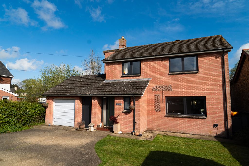 Musbury Road, Axminster EX13, 4 bed detached house for sale, £425,000 ...