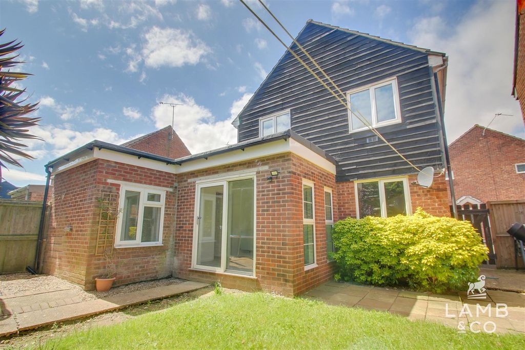 Wistaria Place, Clacton-On-Sea CO16, 4 bed detached house for sale, £ ...