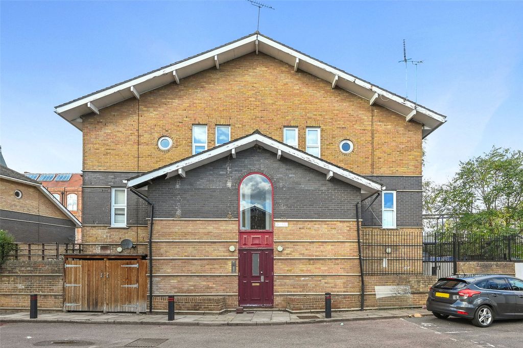 Leabank Square, London E9, 2 bed flat for sale, £450,000 | PrimeLocation