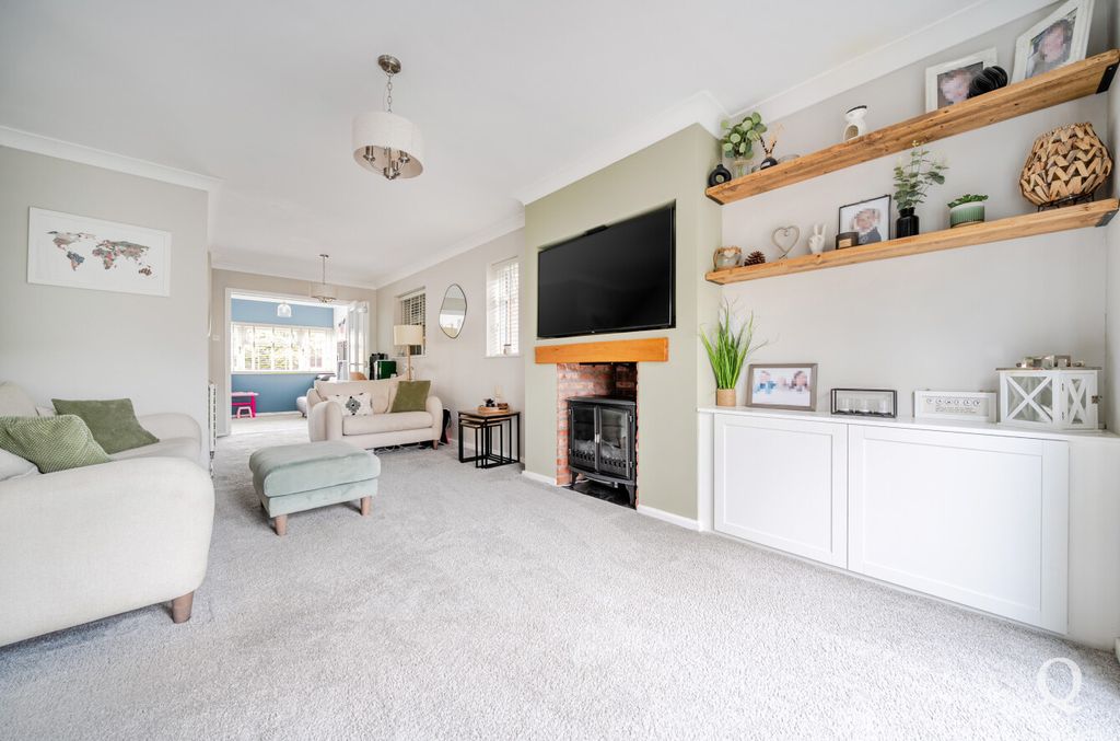 Gaze Hill Avenue, Sittingbourne, Kent ME10, 4 bed detached house for ...
