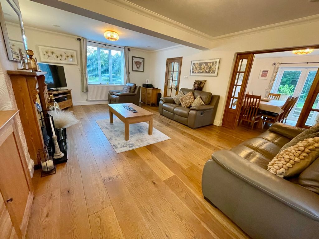 The Cottages, Great Bramingham Lane, Luton LU3, 4 bed end terrace house ...
