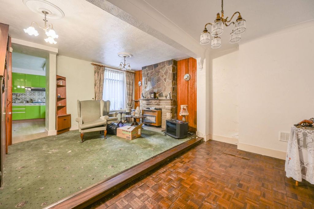 Manchester Road, Tower Hamlets, London E14, 2 bed terraced house for ...