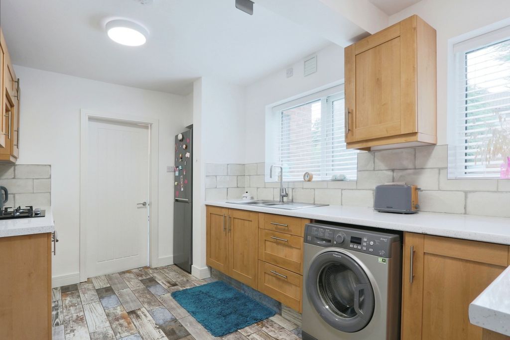 Manor Way, Anlaby, Hull, East Riding Of Yorkshire HU10, 3 bed semi ...