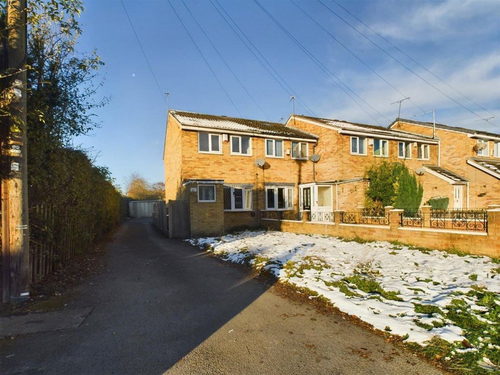 Carr Lane, South Kirkby WF9, 2 bed end terrace house for sale, £95,000 | PrimeLocation