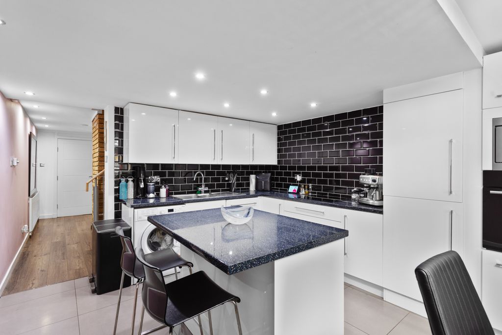 24 Easter Dalry Rigg, Dalry, Edinburgh EH11, 3 bed flat for sale, £ ...