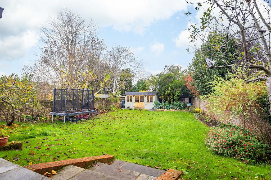 Churchill Road, Guildford GU1, 4 bed semi-detached house for sale, £ ...