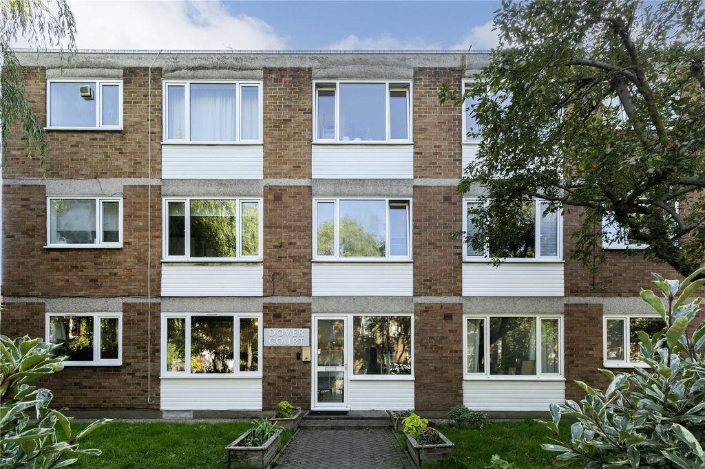 Southgate Road, London N1, 3 bed flat for sale, £600,000 | PrimeLocation
