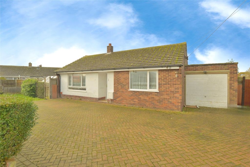 Seaway Gardens, St. Marys Bay, Romney Marsh, Kent TN29, 2 bed bungalow ...