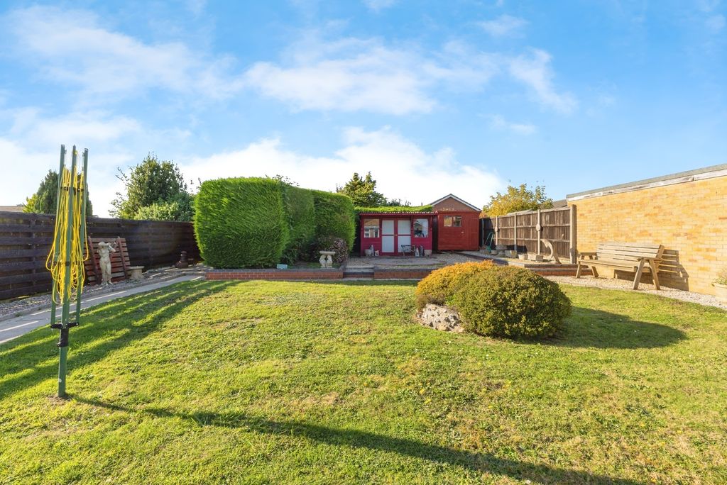 Birch Drive, Attleborough, Norfolk NR17, 2 bed bungalow for sale, £ ...