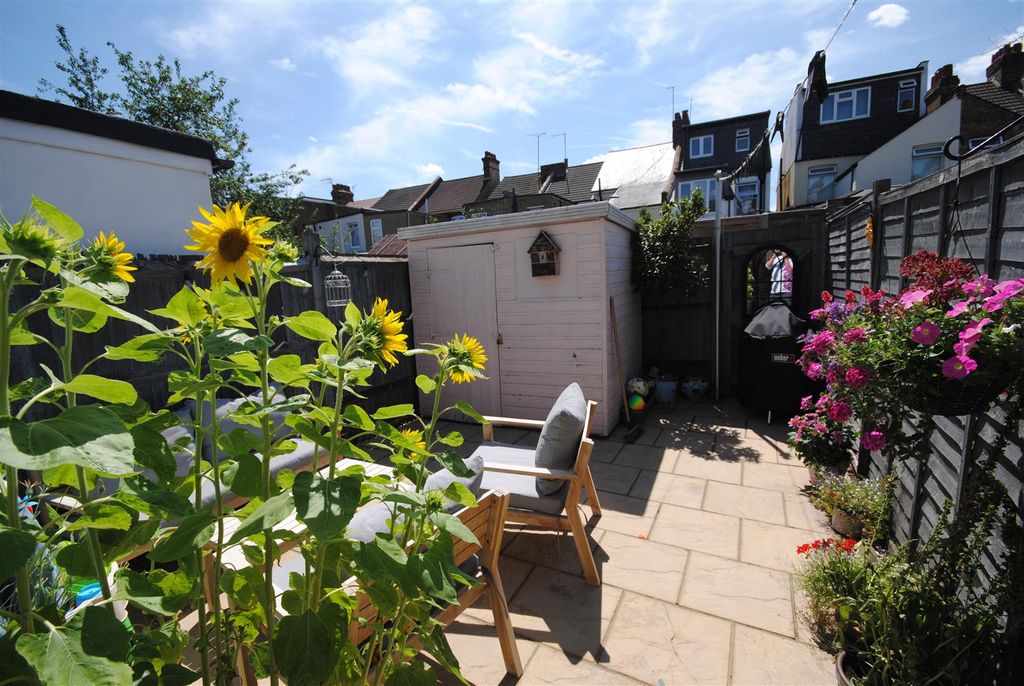 Banbury Street, Watford WD18, 2 bed terraced house for sale | PrimeLocation