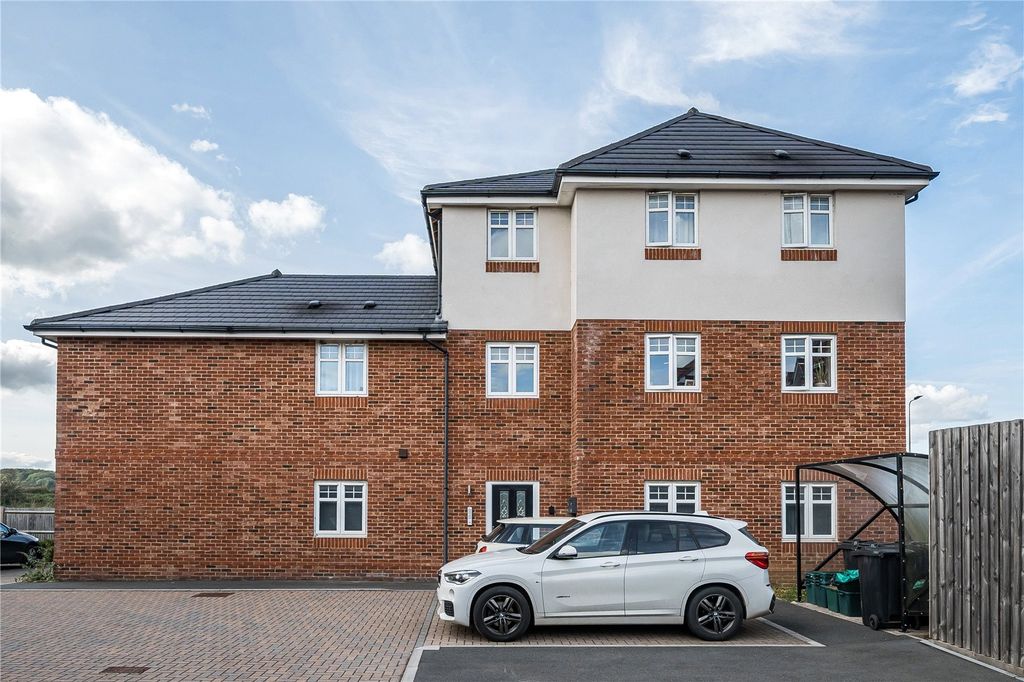 Gilbert Close, Padworth, Reading RG7, 1 bed flat for sale, £76,000 ...