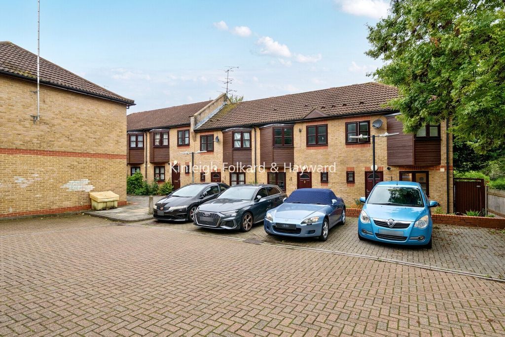 Louis Mews, London N10, 3 bed terraced house for sale, £500,000 ...