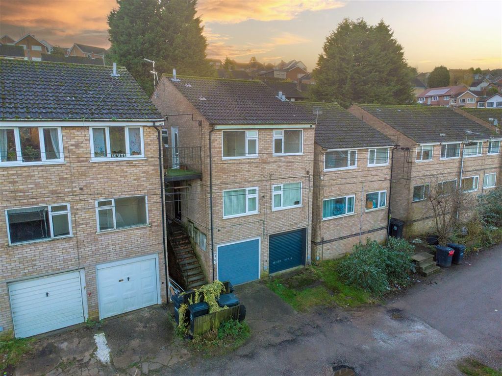 Beckett Court, Gedling, Nottingham NG4, 2 bed flat for sale, £125,000 ...