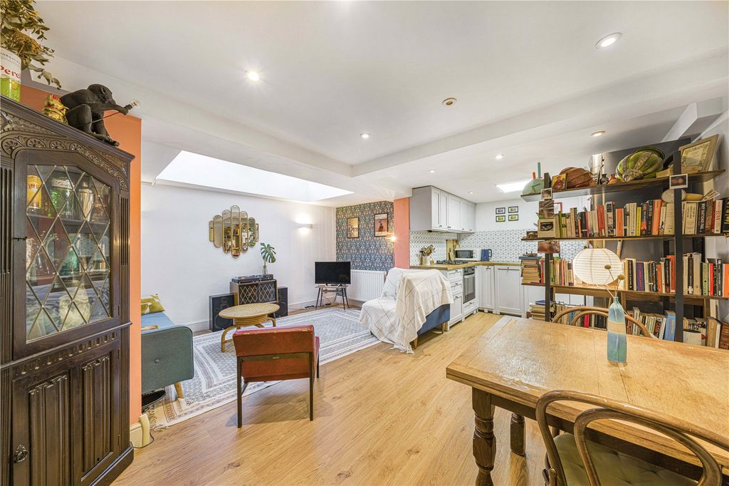 Shardeloes Road, London SE14, 3 bed flat for sale, £475,000 | PrimeLocation