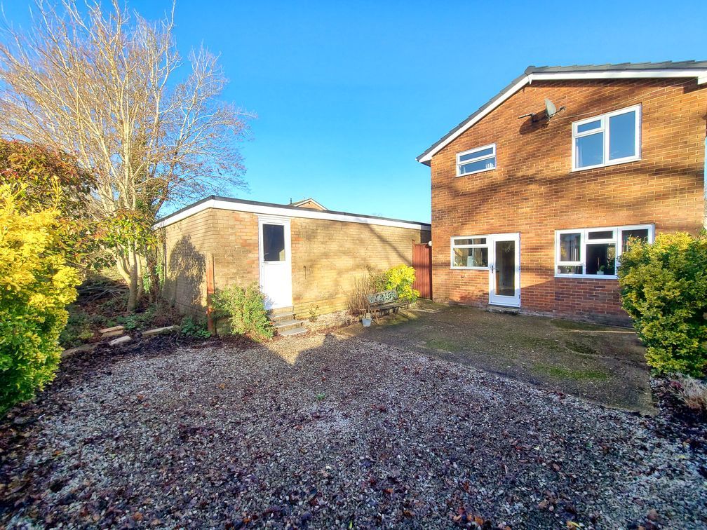 Buckland Gardens, Calmore SO40, 3 bed detached house for sale, £375,000 ...