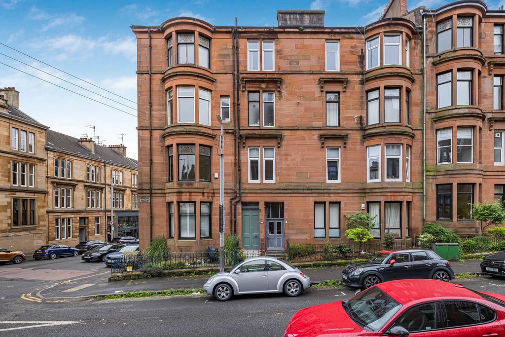 Caird Drive, Partick G11, 3 bed flat for sale | PrimeLocation