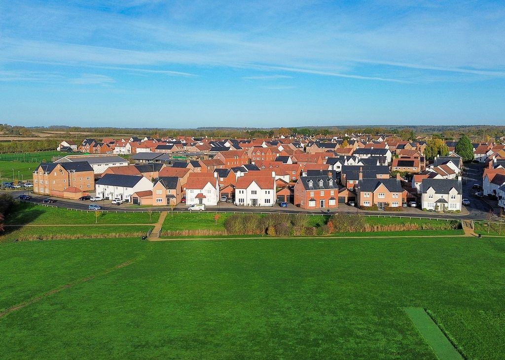 Plantation View, Silsoe MK45, 5 bed detached house for sale, £850,000 ...