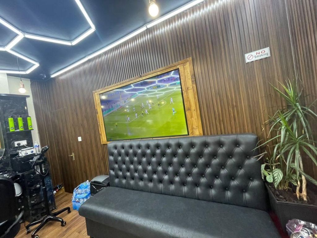 Bury Old Road, Manchester M25, Retail premises for sale, £40,000 ...