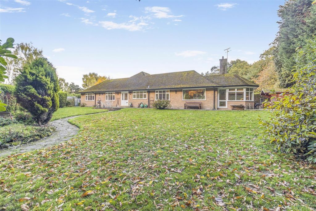 North Park, Mansfield NG18, 4 bed detached bungalow for sale, £900,000 ...