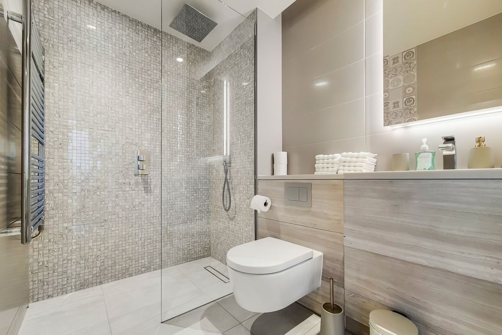 Versace Tower By Damac - Aykon, London SW8, 2 bed flat to rent, £4,300 ...