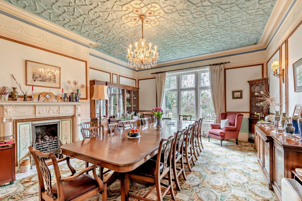 Pilgrims Way, Wouldham, Rochester, Kent ME1, 6 bed detached house for ...