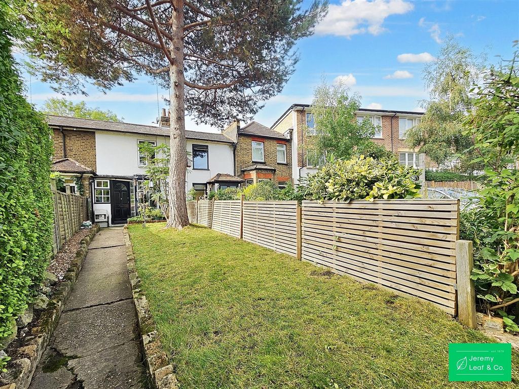 Red Lion Hill, London N2, 2 bed cottage to rent, £2,200 pcm | PrimeLocation