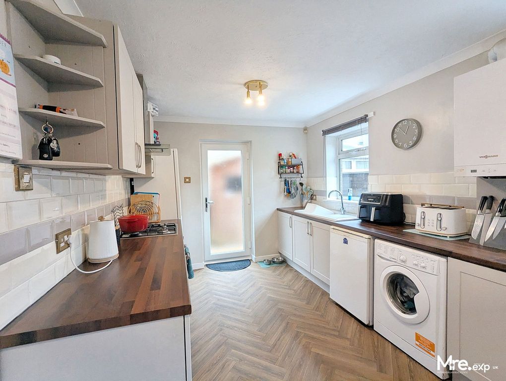 Ferry Close, Neath SA11, 2 bed semi-detached house for sale, £135,000 ...